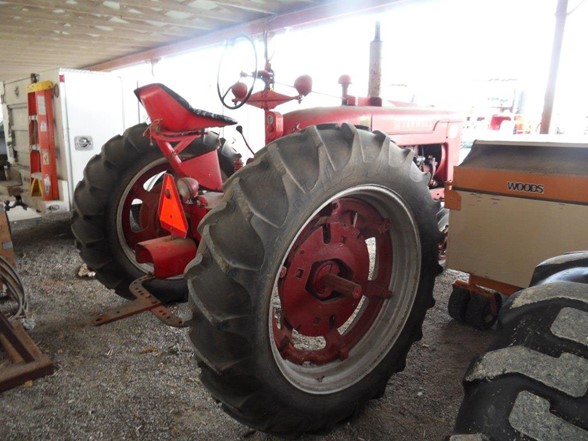 1947 INTERNATIONAL M 58568 - Apple Farm Service