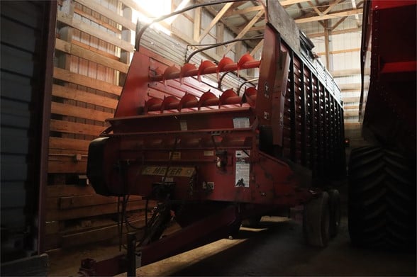 Meyer Manufacturing - Apple Farm Service