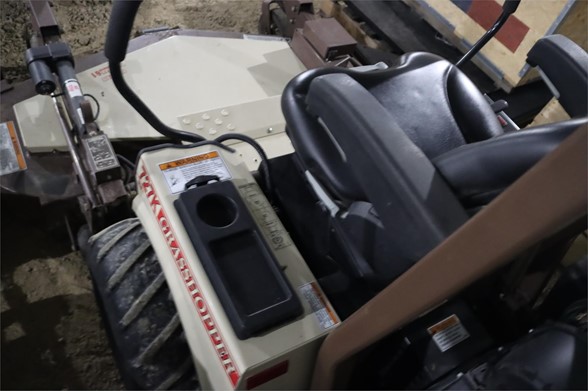 2015 GRASSHOPPER 727K 74650 - Apple Farm Service