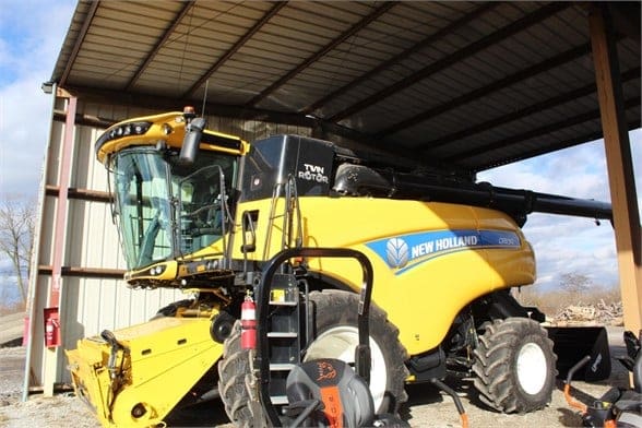 2017 NEW HOLLAND CR8.90 70803 - Apple Farm Service