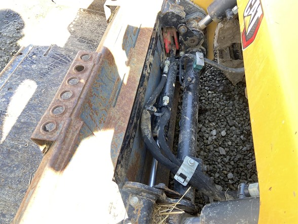 2018 CATERPILLAR 242D 73426 - Apple Farm Service