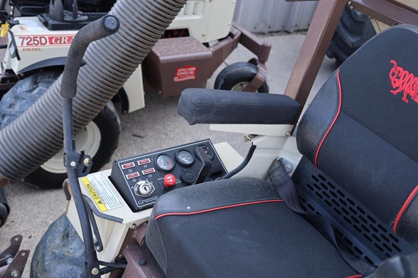 2019 GRASSHOPPER 725DT6 75835 - Apple Farm Service