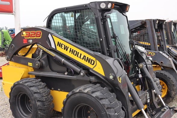 2020 NEW HOLLAND L328 74165 - Apple Farm Service
