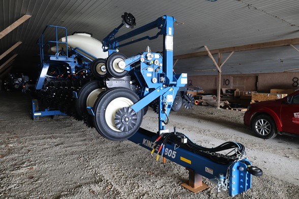 2026 KINZE 3605 77738 - Apple Farm Service
