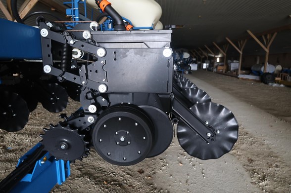 2026 KINZE 3605 77738 - Apple Farm Service