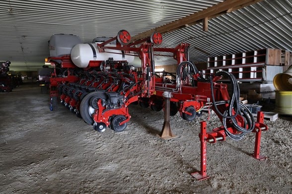 AG & Construction Equipment Specialists - Apple Farm Service