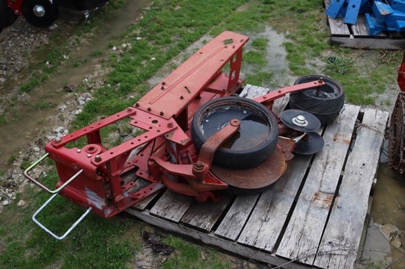 AG & Construction Equipment Specialists - Apple Farm Service