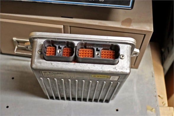 TRIMBLE NAV CONTROLLER II - Apple Farm Service